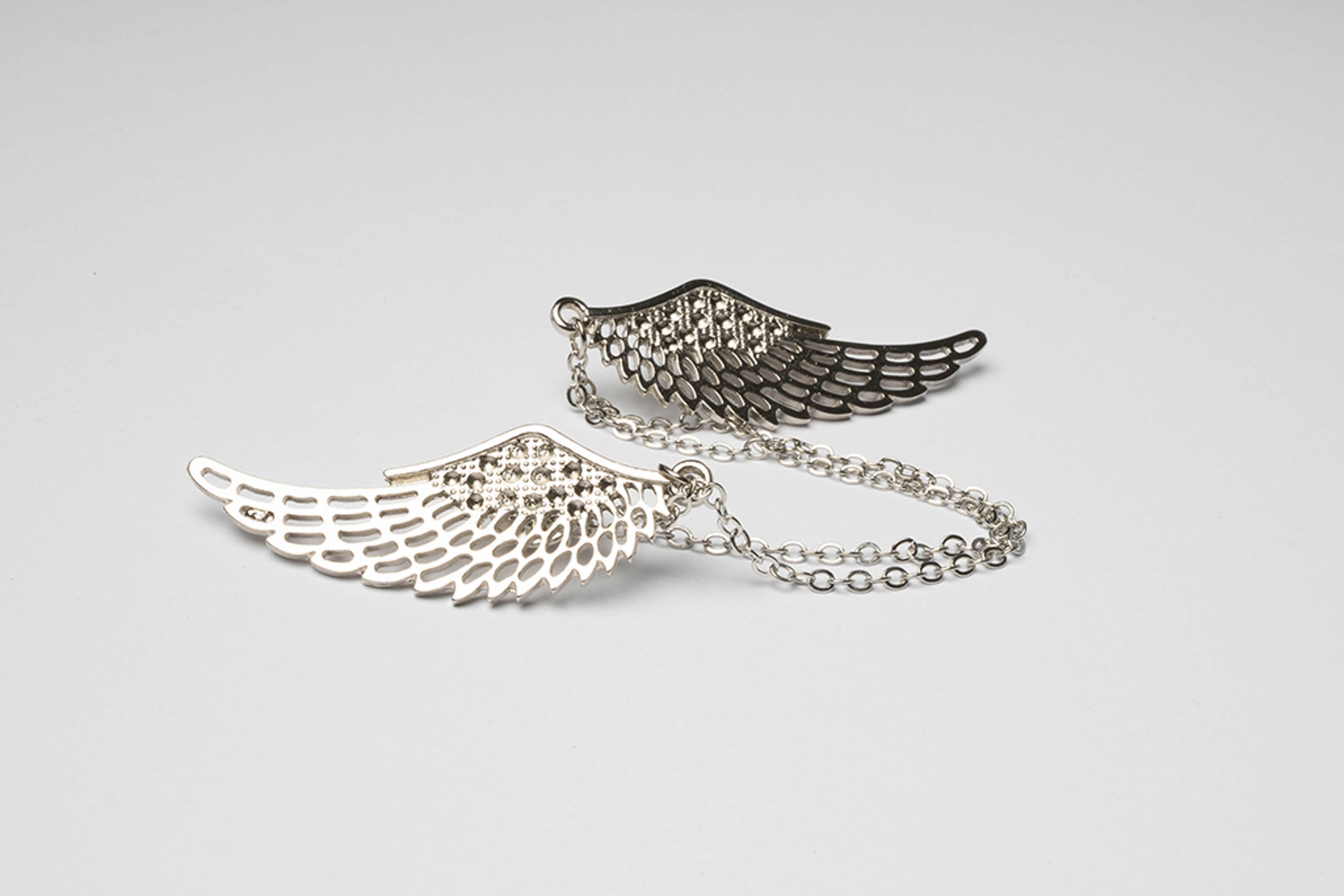 Feathered Wings Short Chain | Dyonsu Accessories